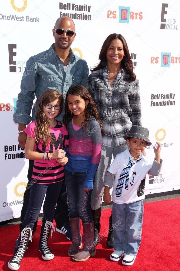Dondre Whitfield, wife Salli Richardson and family – Stock Editorial ... Dondre Whitfield, wife Salli Richardson and family – Stock Editorial ...