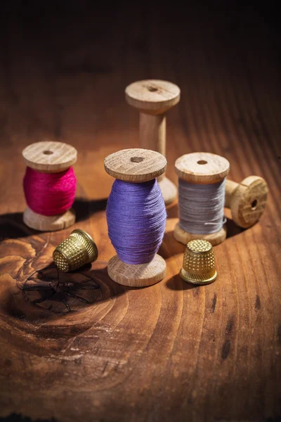 Thread spindles fotos de stock, imágenes de Thread spindles sin ...