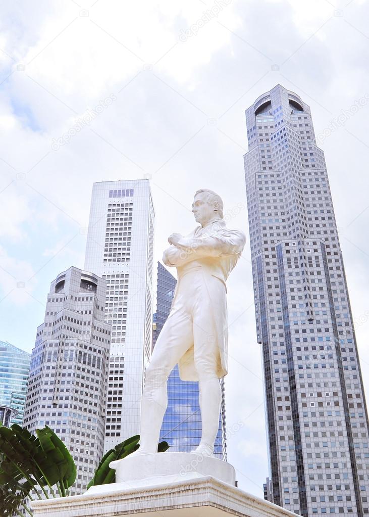 Sir Tomas Stamford Raffles monument Stock Photo by ©joyfull 33448975