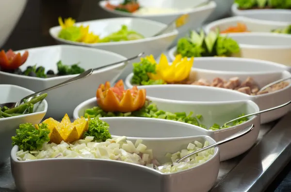Buffet de ensaladas fotos de stock, imágenes de Buffet de ensaladas sin ...