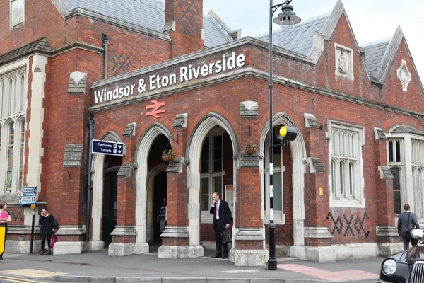 Windsor train station Stock Photos, Royalty Free Windsor train station ...