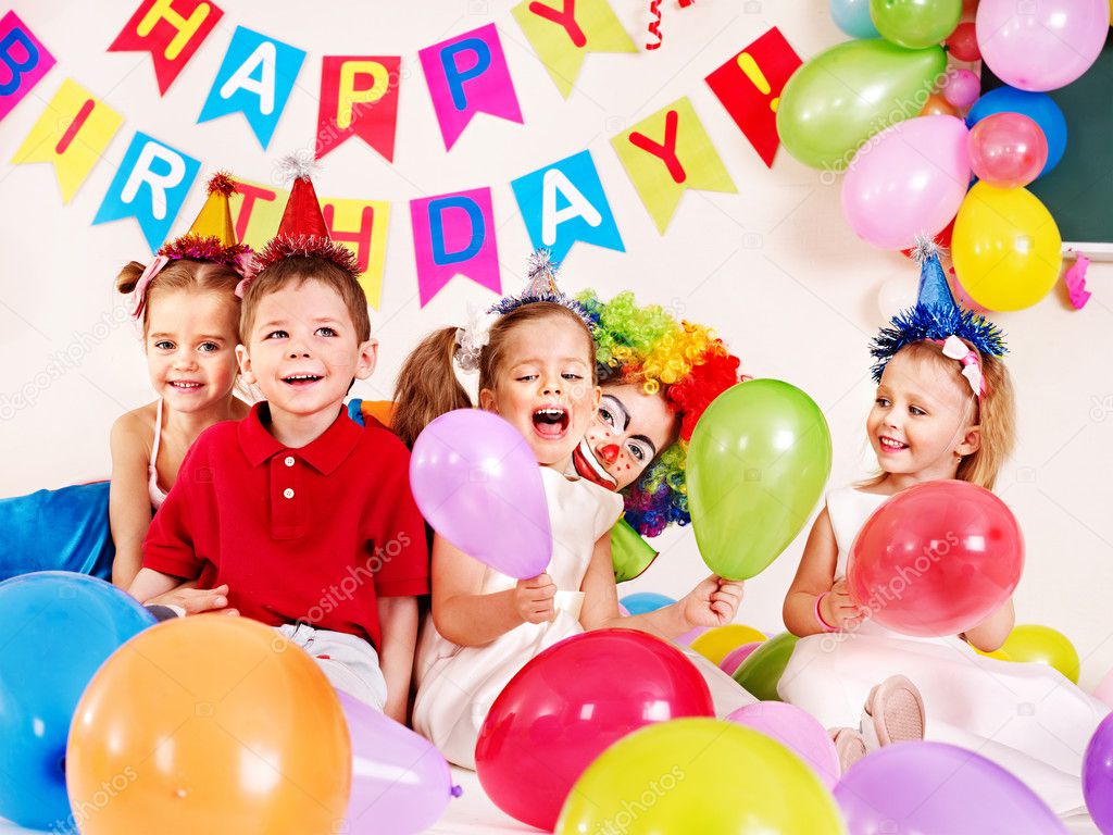 아이 생일 파티 . — 스톡 사진 © poznyakov #32111863