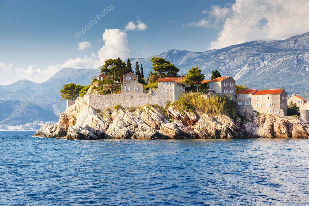 Islet landscape — Stock Photo © leonid_tit #34937675