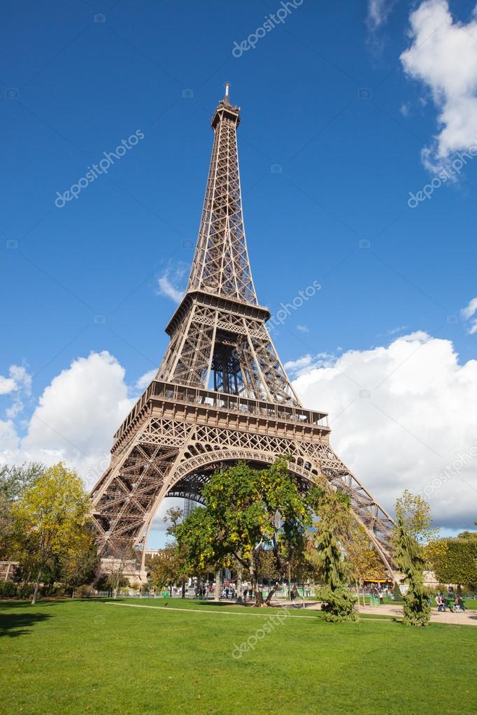 Tour Eiffel in Paris — Stock Photo © william87 #13531359