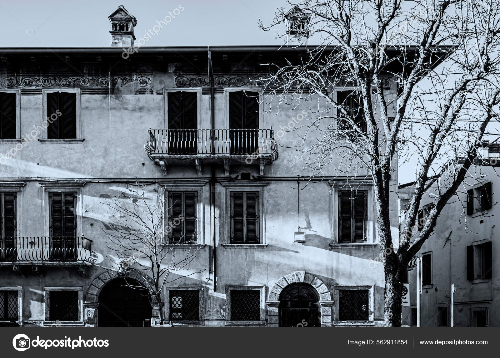 Italian Windows New Old Horizons Beauty Functionality Performance Black ...