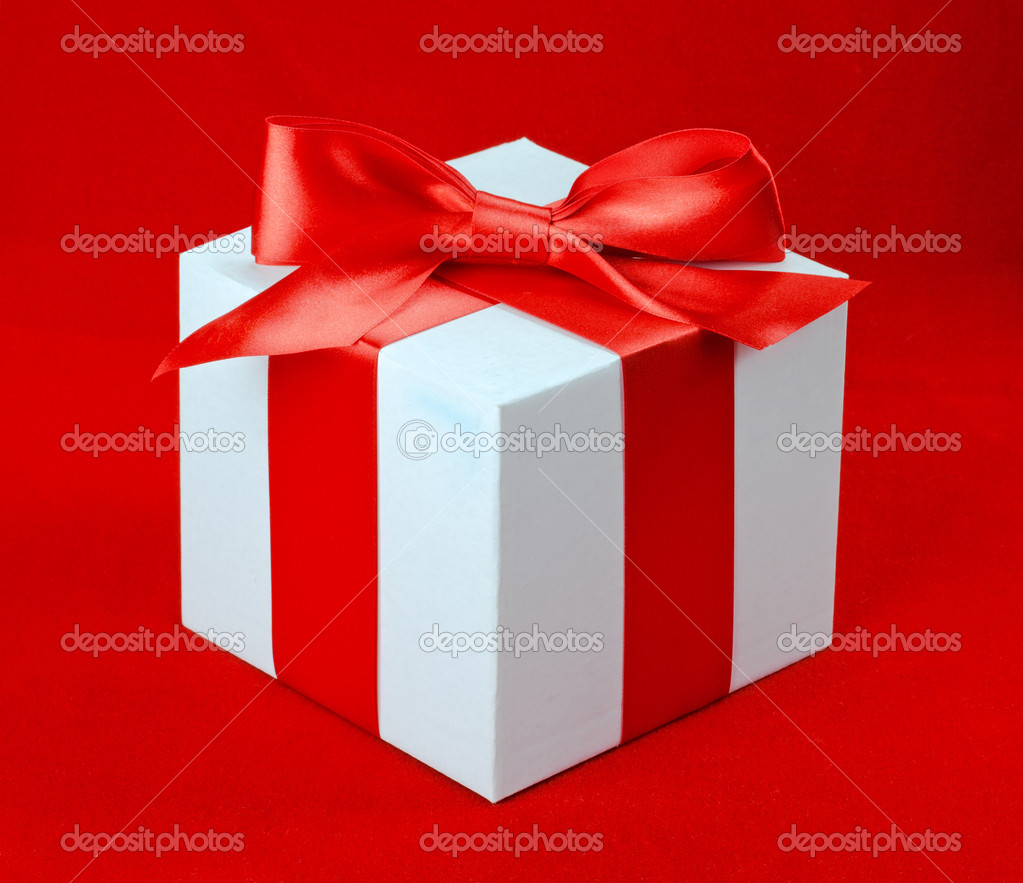 White box, bow and ribbon Stock Photo by ©Timmary 27281777