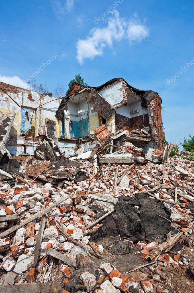 Edificio destruido, puede ser utilizado como demolici n, terremoto ...