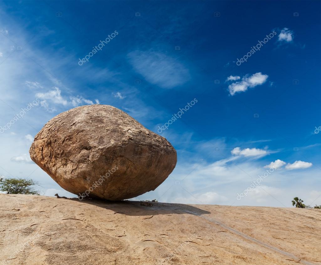 Balancing giant natural rock stone, India — Stock Photo ...