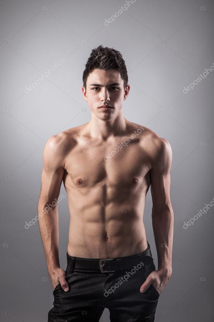 Portrait of young bodybuilder man — Stock Photo © bloodua #22585695