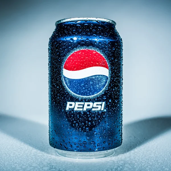 lata de pepsi-cola — Foto editorial de stock © cookelma #49934737