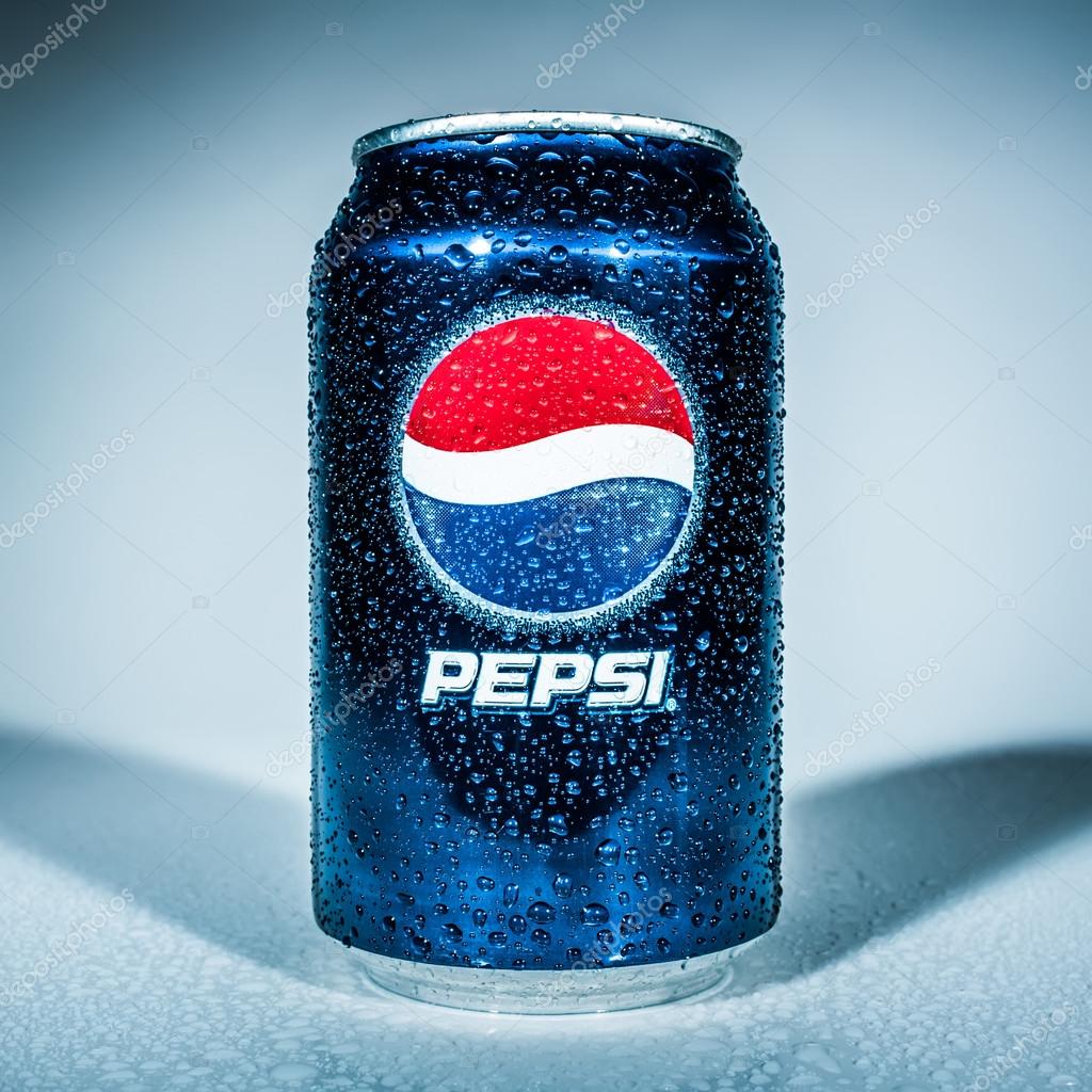 Lata de pepsi-cola — Foto editorial de stock © cookelma #44059569