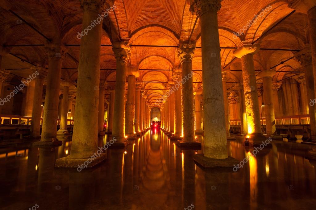 Basilica Cistern, Istanbul — Stock Photo © Yarygin #21554457