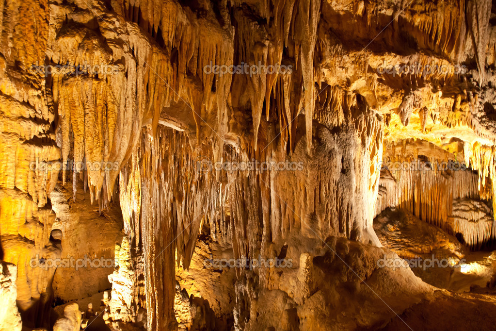 Pictures : limestone caves | Cave stalactites and stalagmites ...