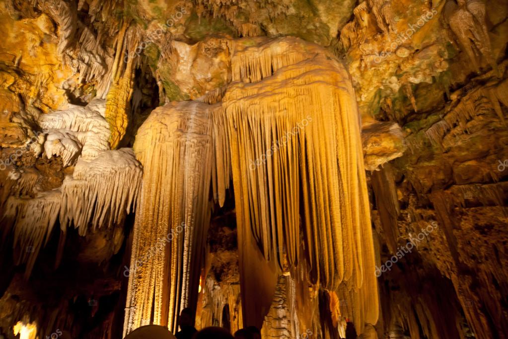 Cave stalactites and stalagmites formations limestone caves — Stock ...