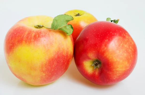 Trois pommes images libres de droit, photos de Trois pommes | Depositphotos