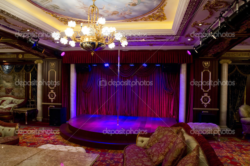 Escena en un club nocturno de entretenimiento — Foto de stock #24107263 ...