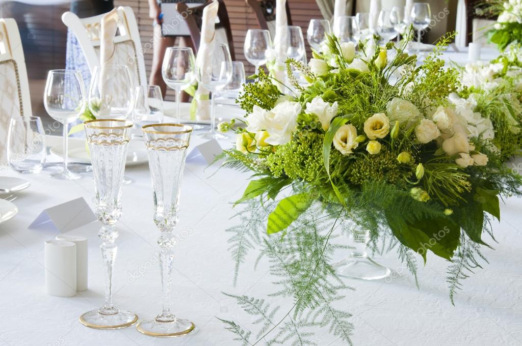 Wedding table setting — Stock Photo © nanka-photo #13391170