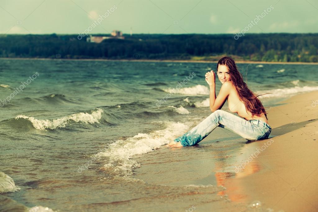 Jeune Fille Nu Dan La Nature