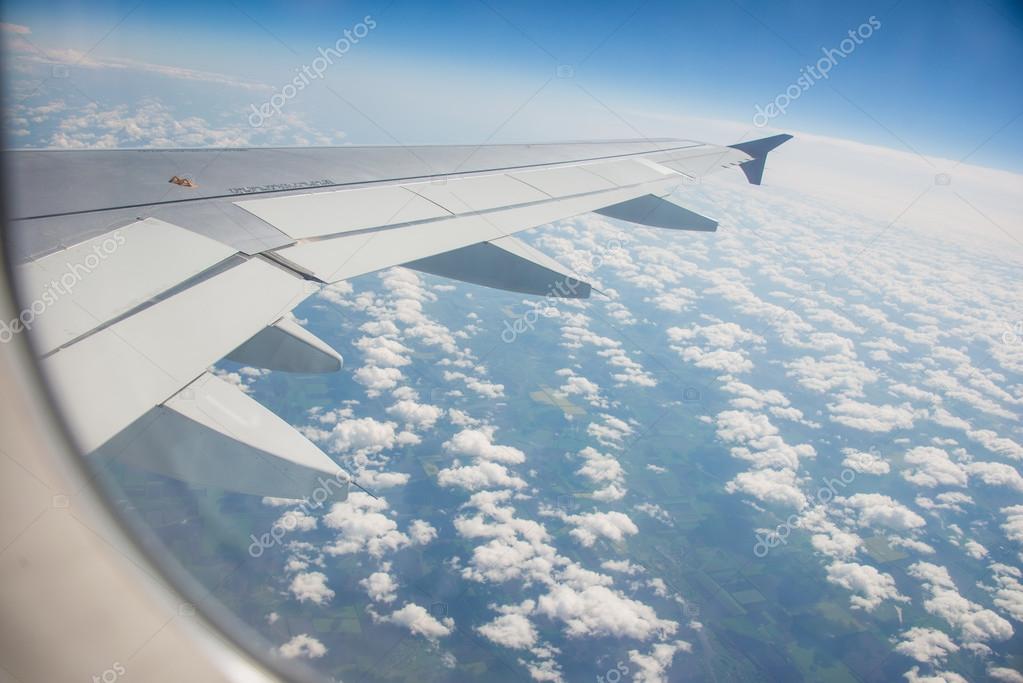 Airplane wing Stock Photo by ©Elnur_ 49031313