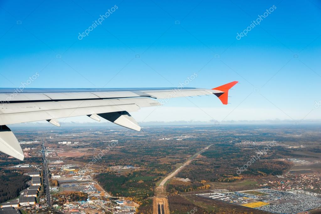 Airplane wing Stock Photo by ©Elnur_ 49034507