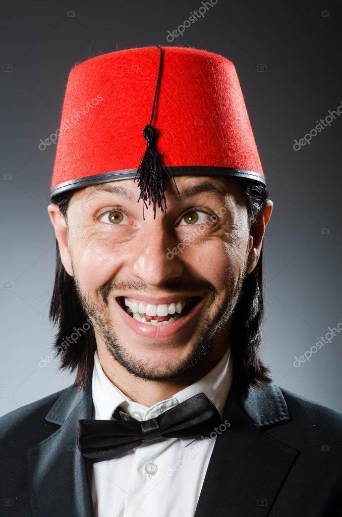 Mann in traditioneller türkischer Hut und Kleid — Stockfoto #51718931