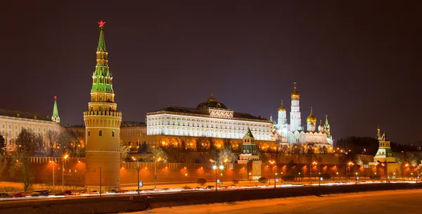 Famous view of Moscow Kremlin – Stock Editorial Photo © kotomiti #12757861