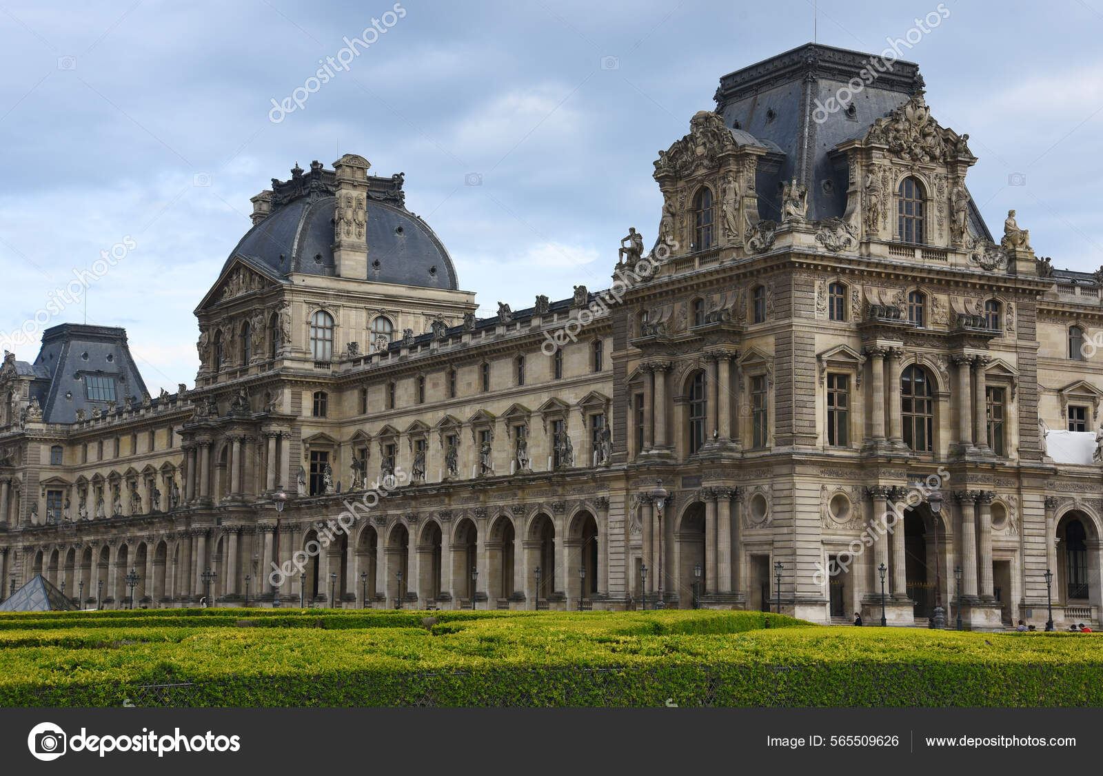 Louvre Museum Paris Architectural Details — Stock Photo © FineShine ...