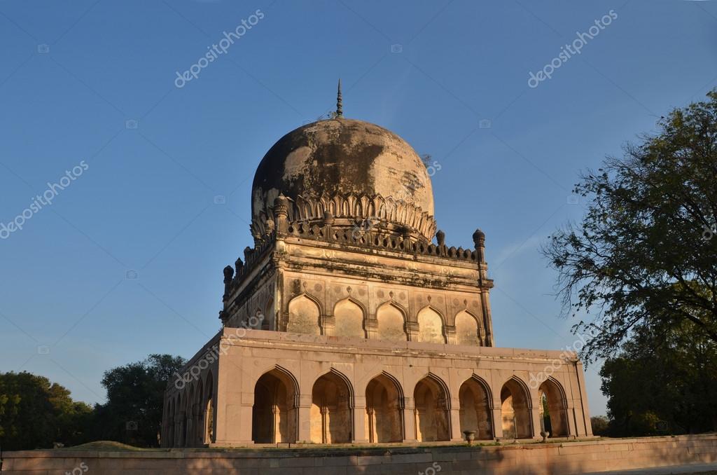 Qutub Shahi Tombs — Stock Photo © ARTEKI #19433459