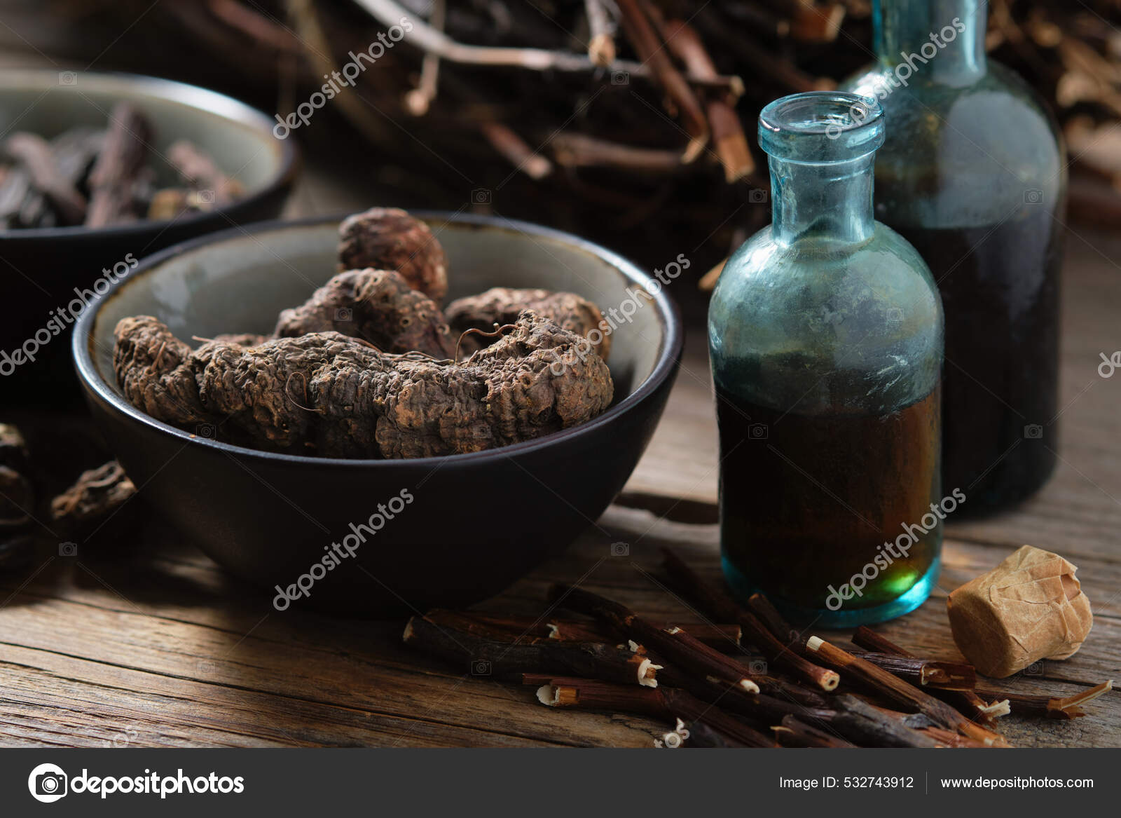 Dried Comfrey Root