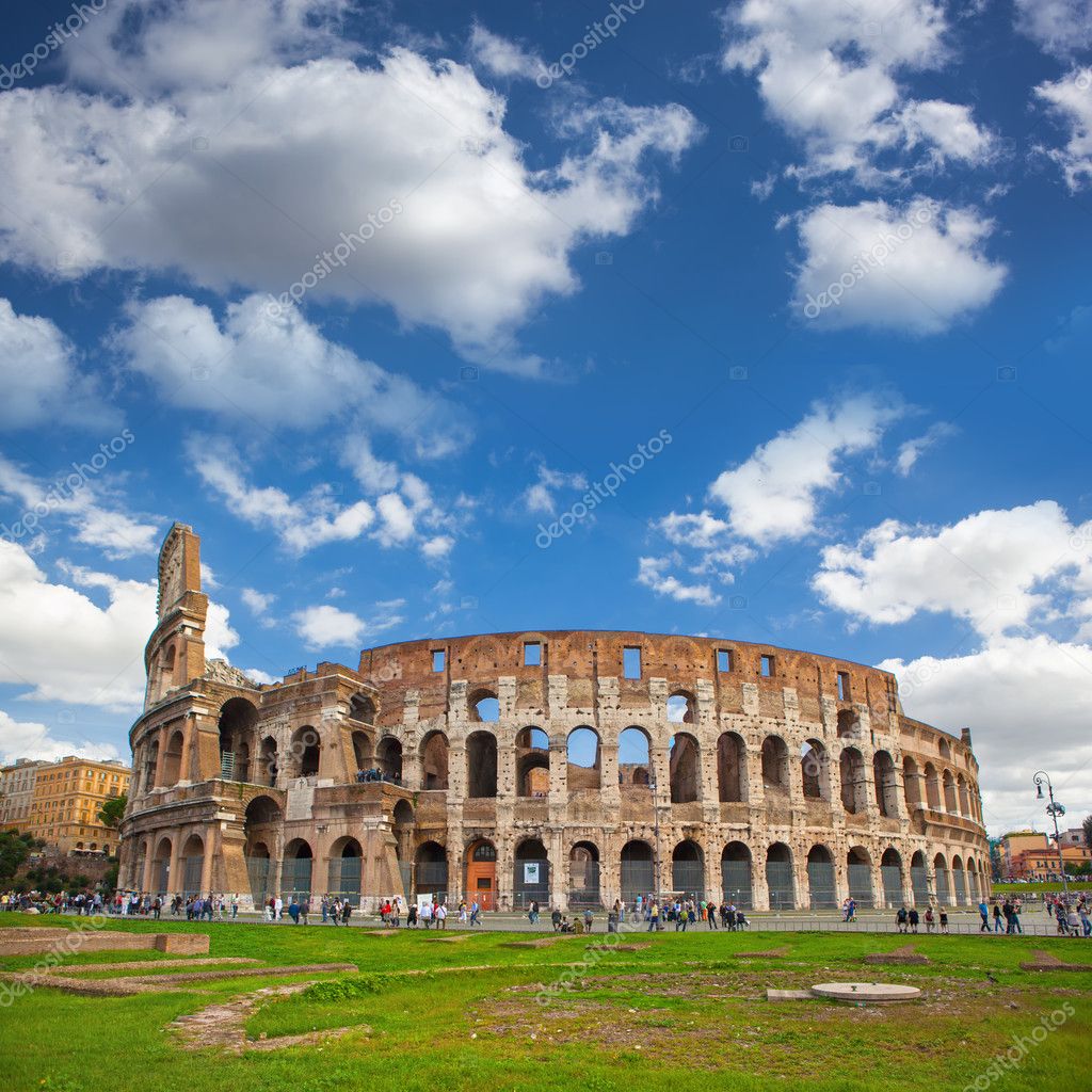 Colosseum in Rome, Italy — Stock Photo © artjazz #32800649