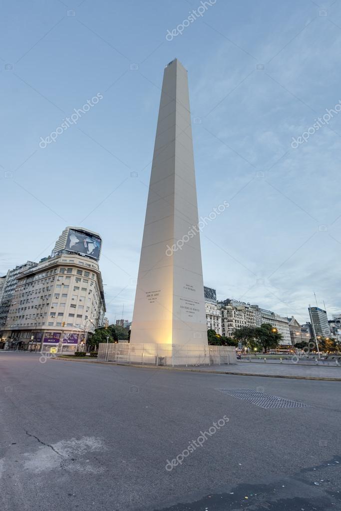 El Obelisco (El Obelisco) en Buenos Aires. 2023
