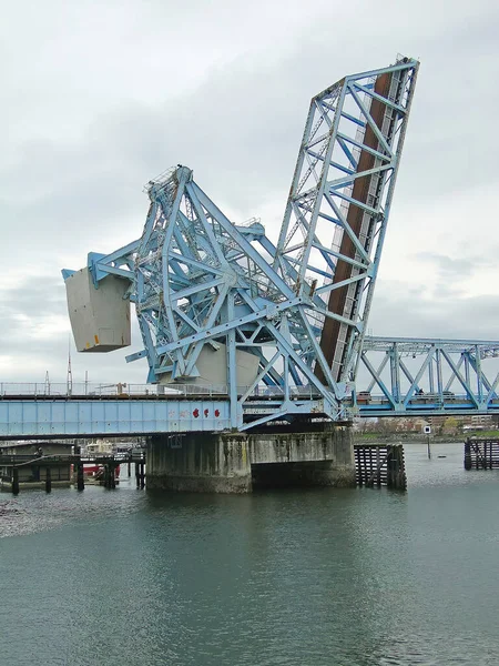 Twice pulling bridge Stock Photos, Royalty Free Twice pulling bridge ...