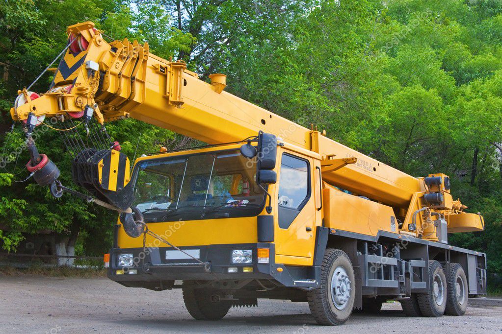 Mobile crane – Stock Editorial Photo © SPLAV_SK #43572383