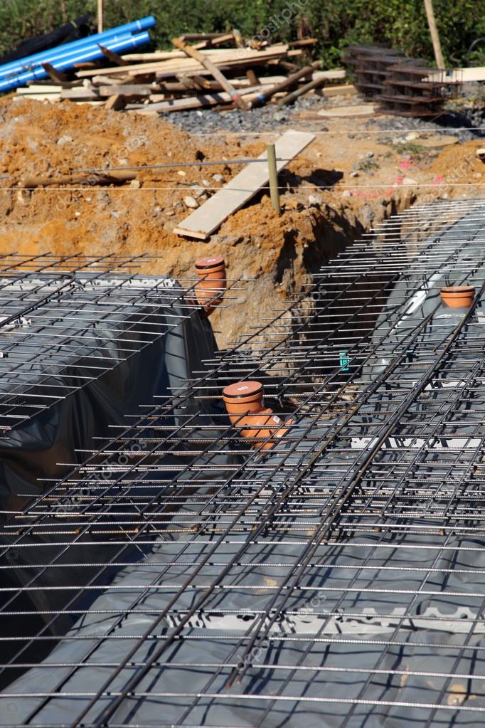 Underlying structure of a new cement floor Underlying structure of a ...