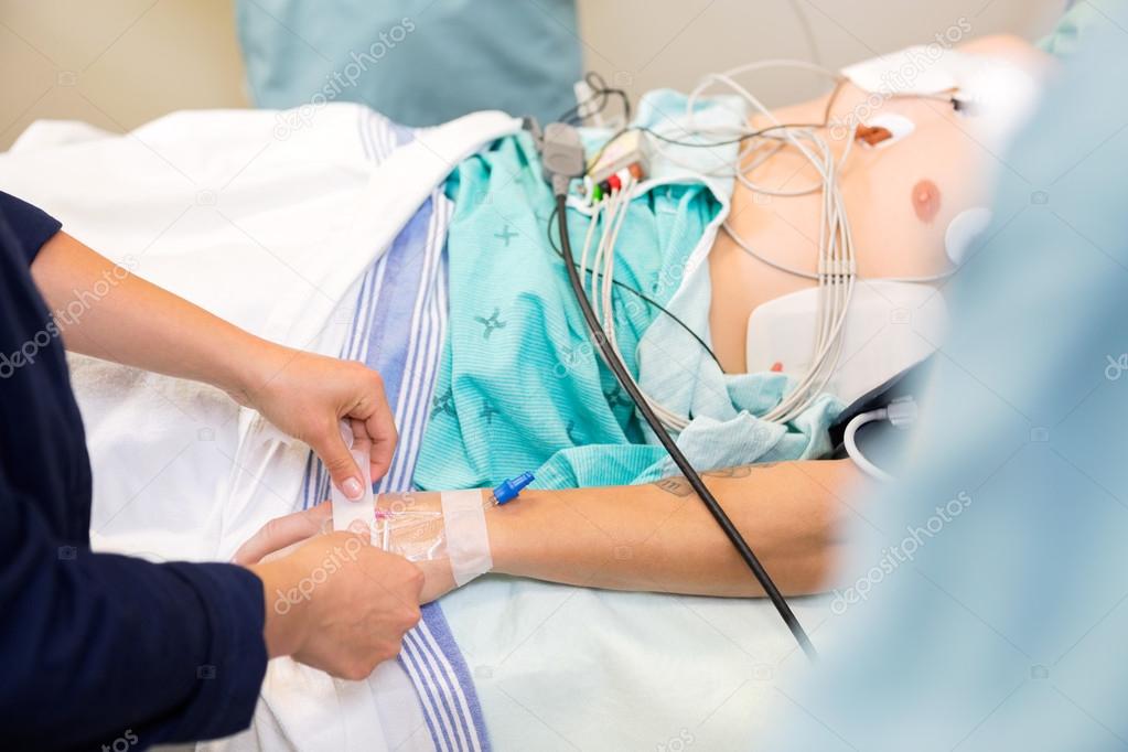 Nurse Attaching IV Solution On Patient's Hand — Stock Photo ... Nurse Attaching IV Solution On Patient's Hand — Stock Photo ...