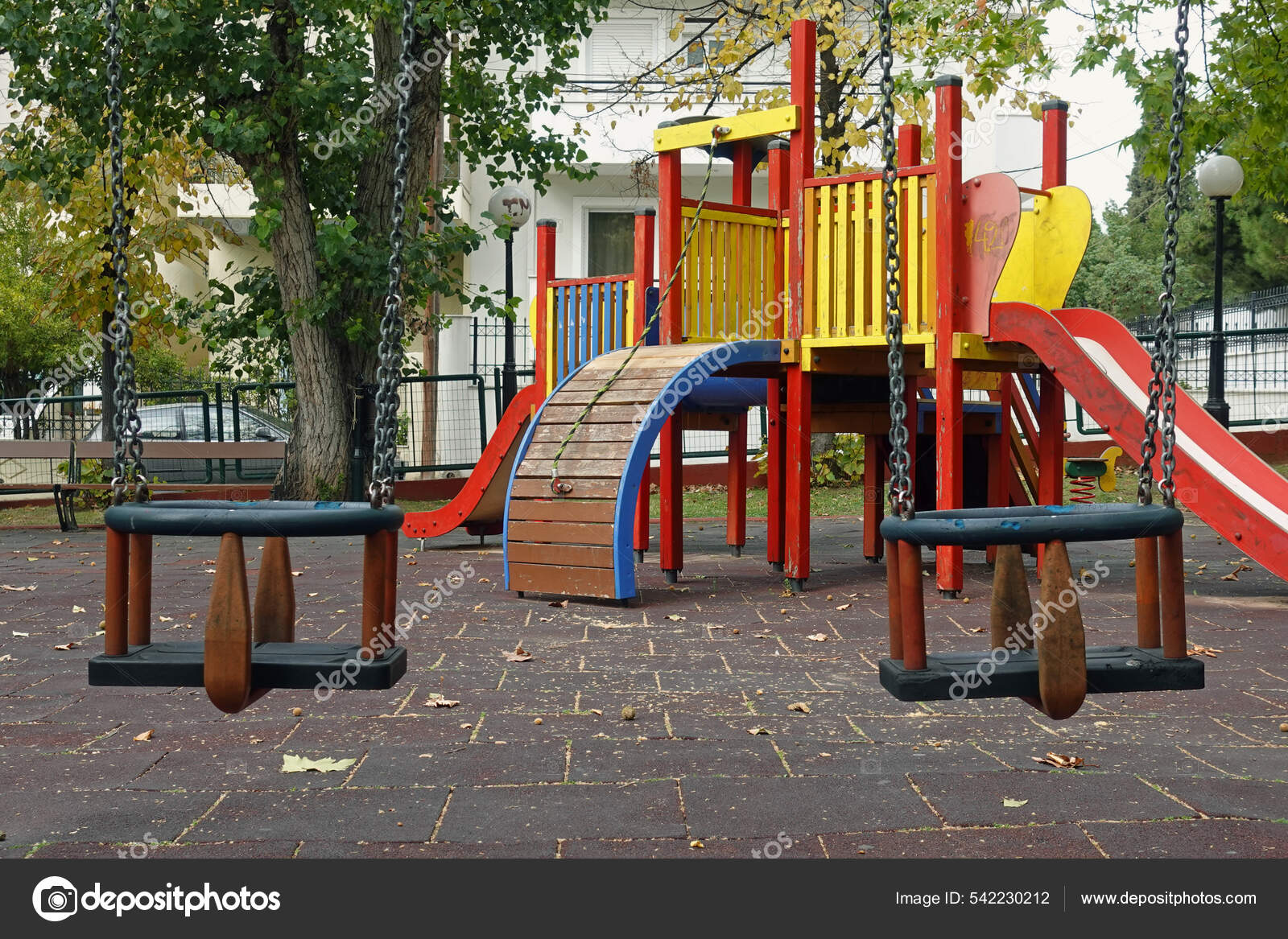 Balancos De Equipamentos De Playground