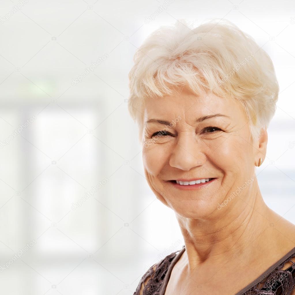 Portrait of an old, elderly lady. — Stock Photo © piotr_marcinski #39137715