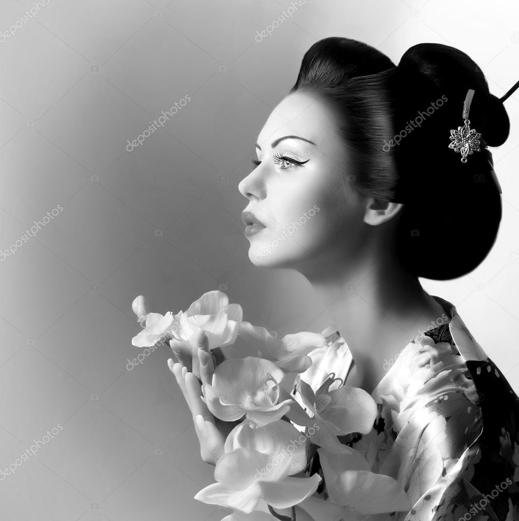 Portrait of a Japanese geisha woman Stock Photo by ©Forewer 41714517