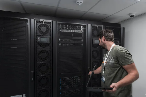 Data center engineer Stock Photos, Royalty Free Data center engineer ...