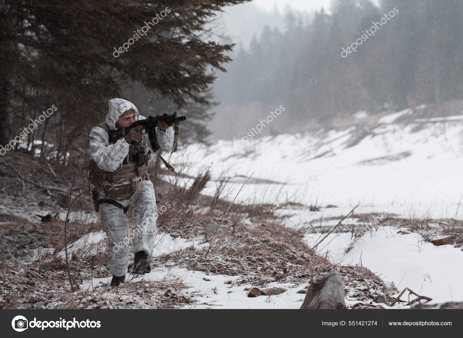 Soldier Winter Camouflaged Uniform Modern Warfare Army Snow Day Forest ...