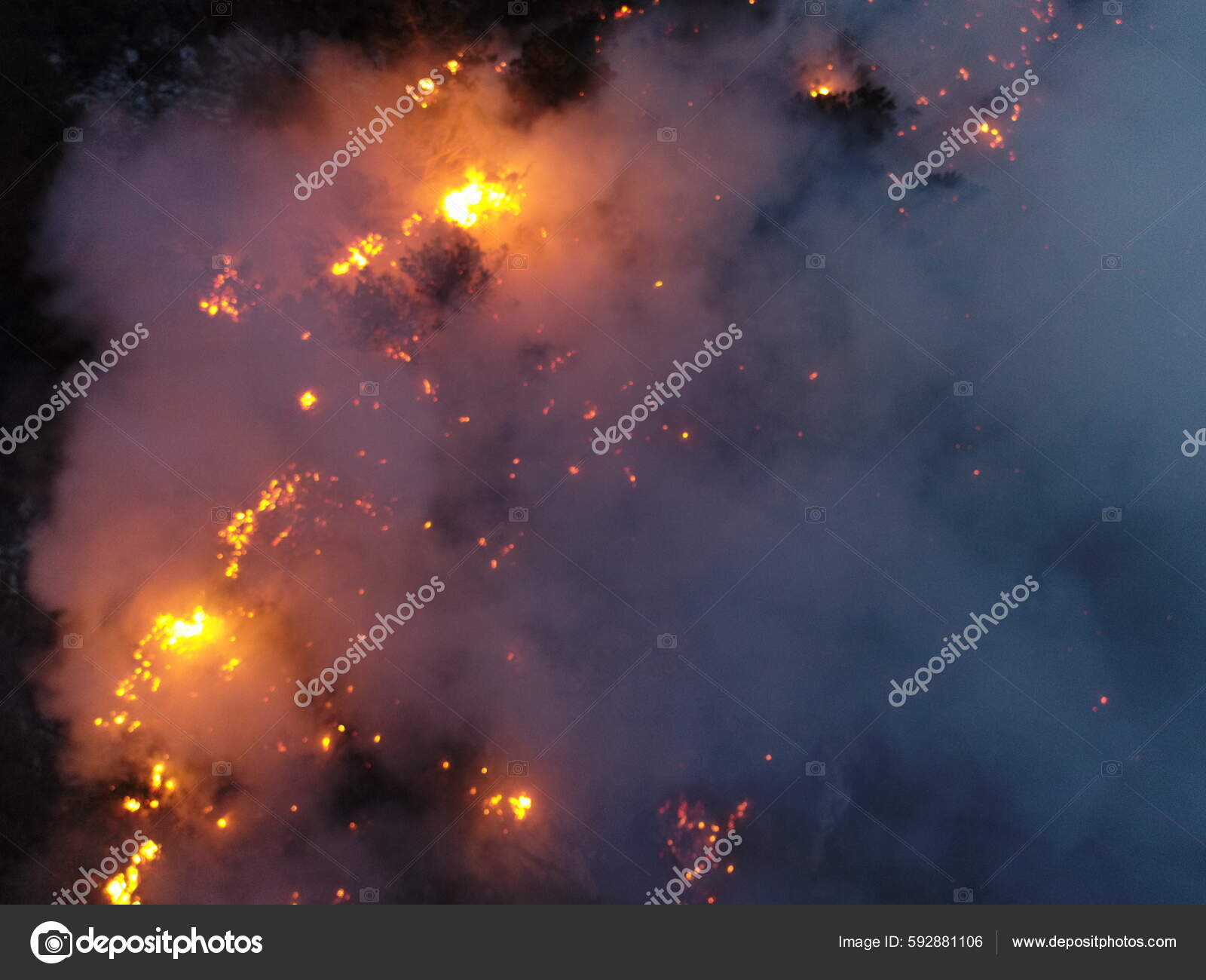 Aerial Panoramic View Forest Fire Night Heavy Smoke Causes Air — Stock ...