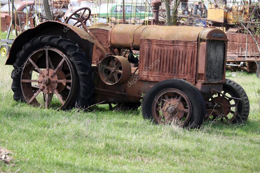 Rusty Tractor Photograpy