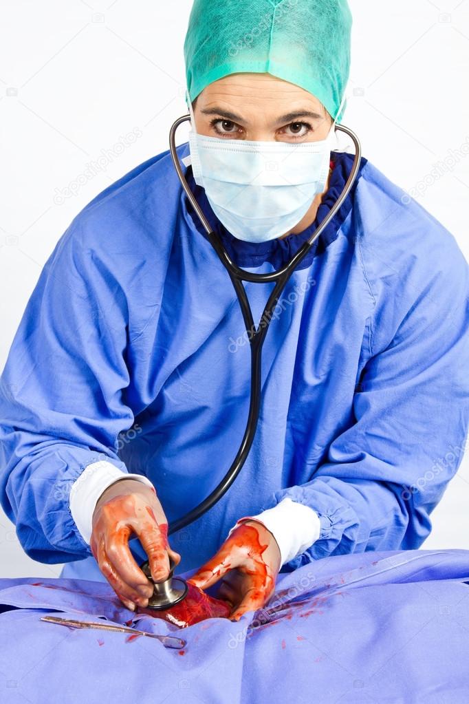 Doctor operando en paciente corazón — Foto de stock © AOosthuizen #27720443