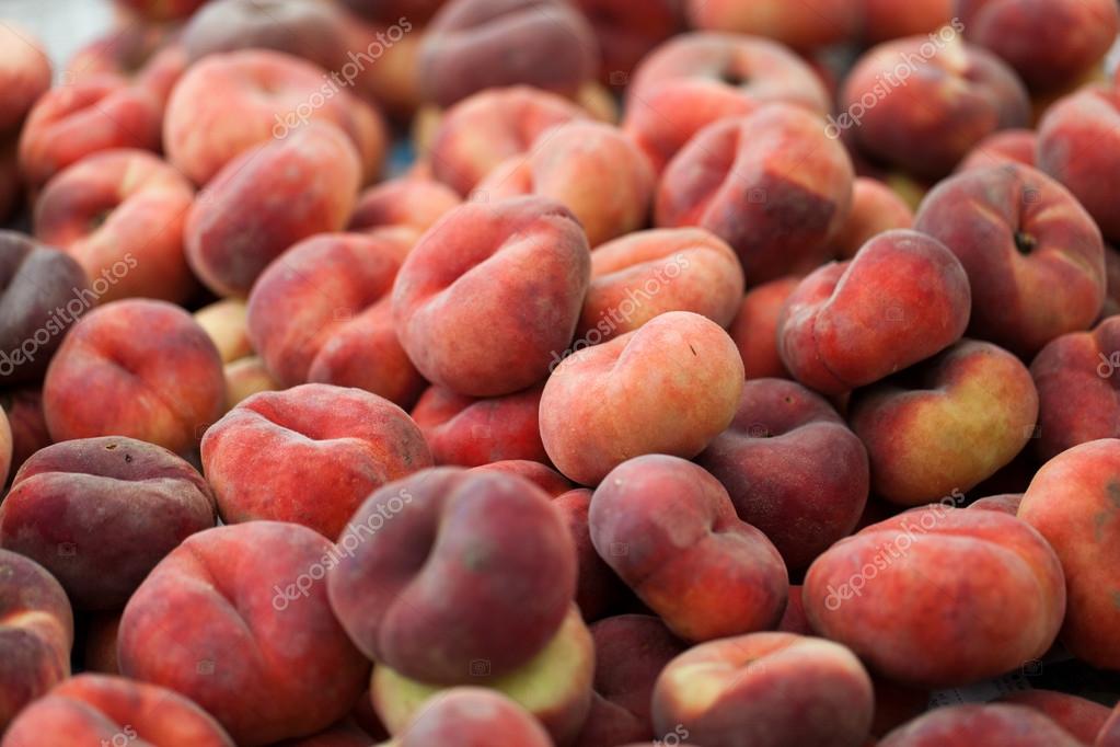 Saturn peach or chinese flat peaches — Stock Photo © wjarek #45044013