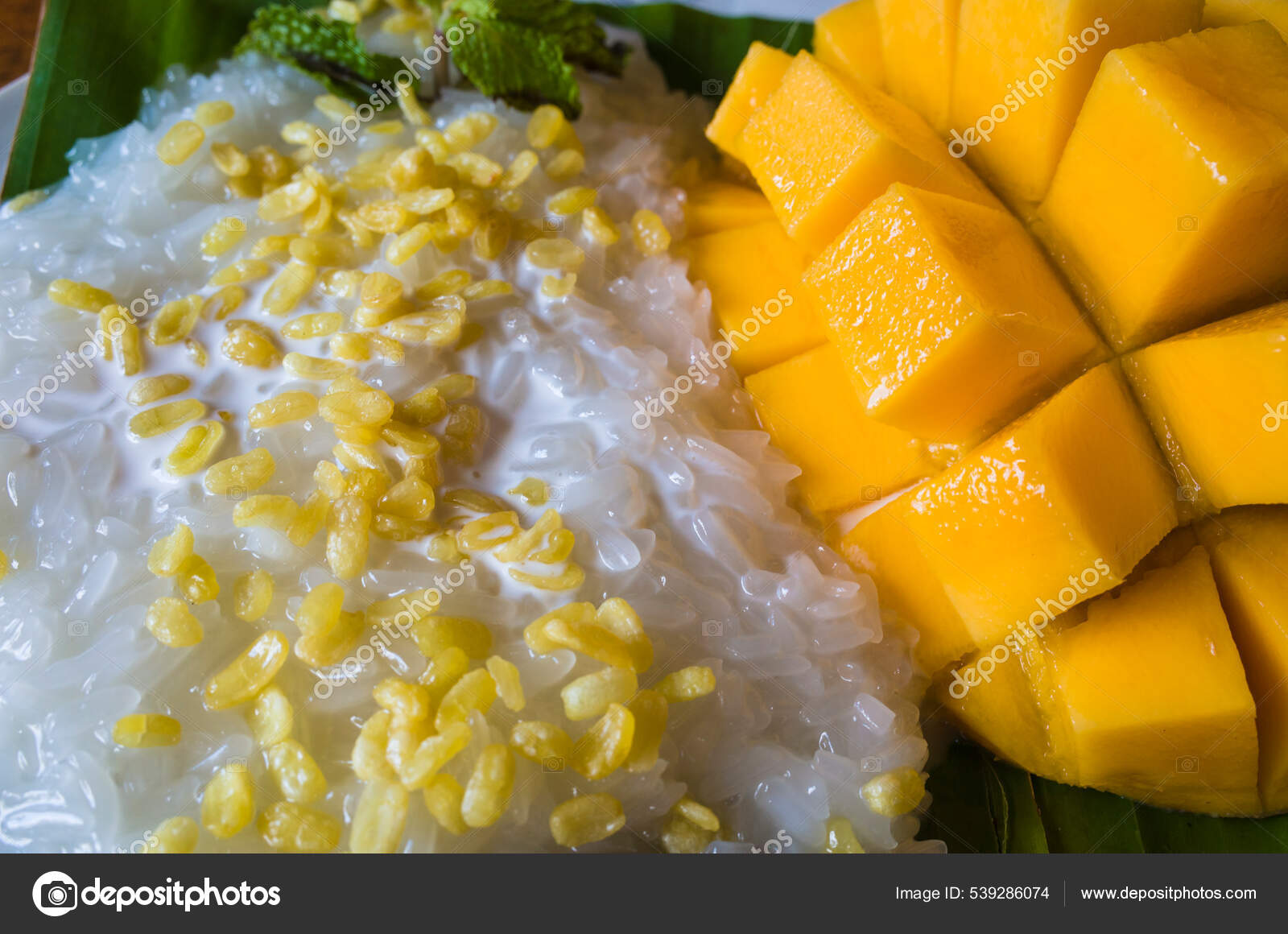 Mango Sticky Rice Traditional Thai Dessert Made Glutinous Rice Fresh ...