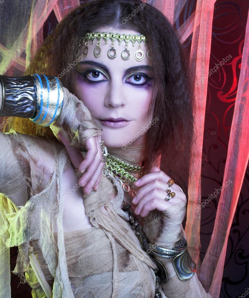 Mummy Makeup For Women