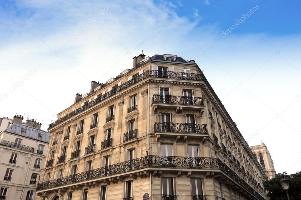 Paris Apartments block — Stock Photo © majaFOTO #21625467