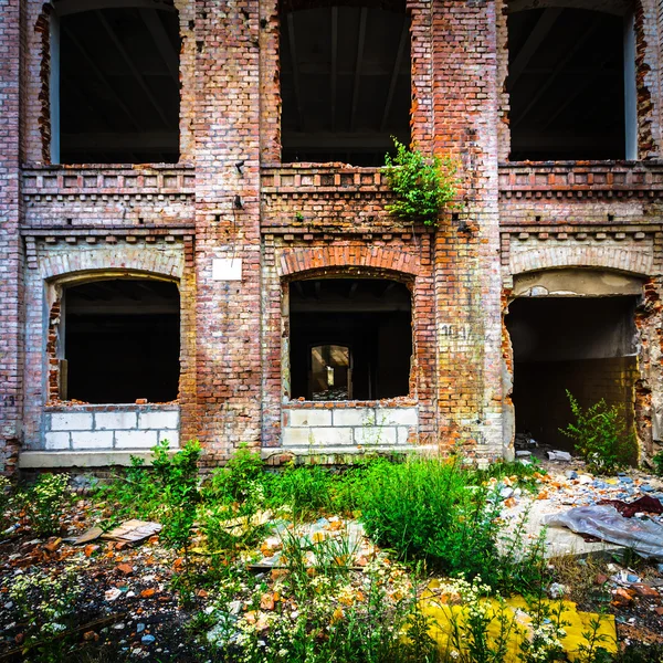Abandoned warehouse exterior Stock Photos, Royalty Free Abandoned ...
