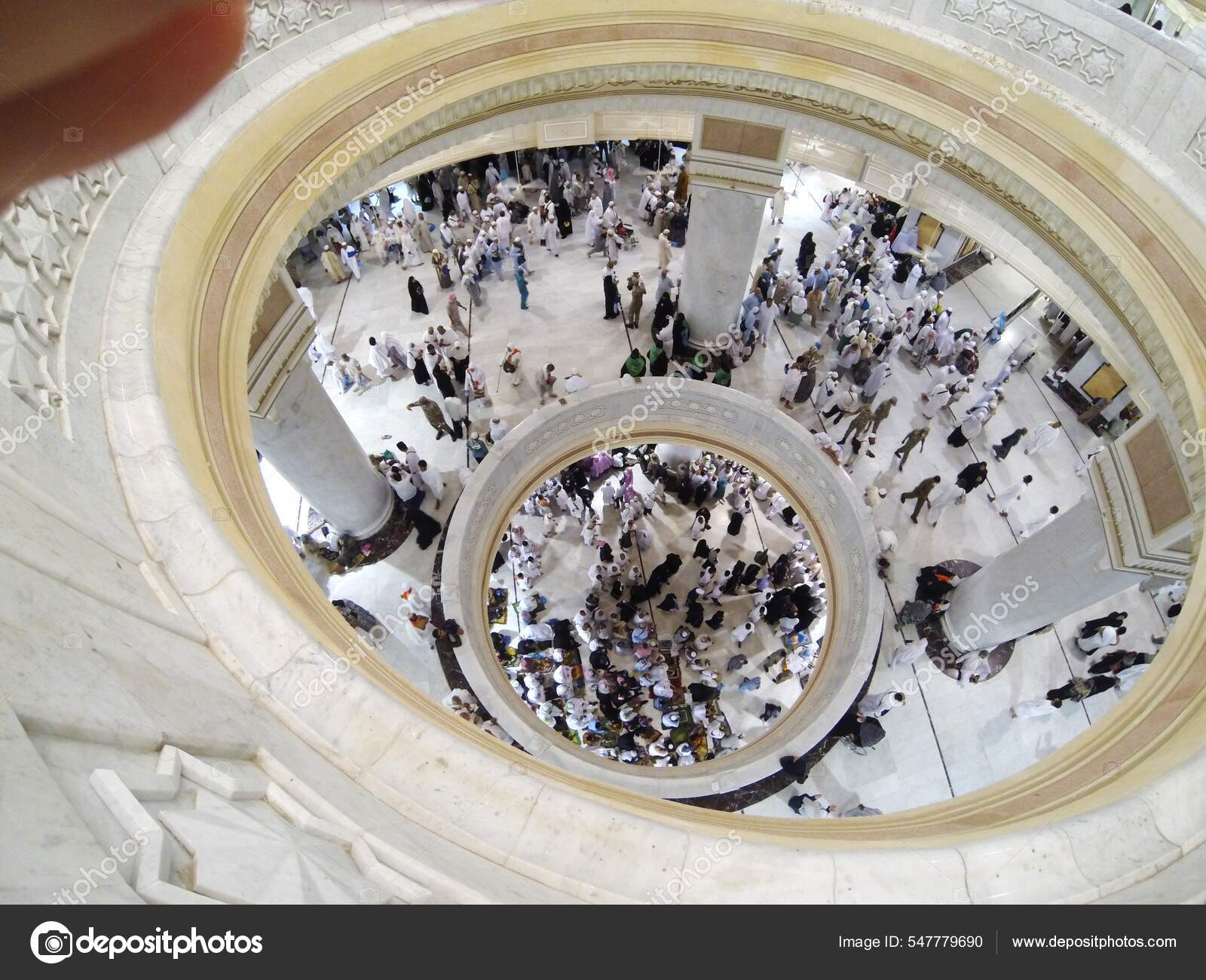 Muslim people praying at Kaaba in Mecca — Stock Photo © ZouZou #547779690