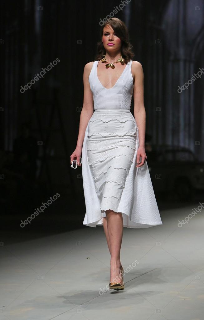 Fashion model wears clothes made by Twins on "CRO A PORTER" show ...